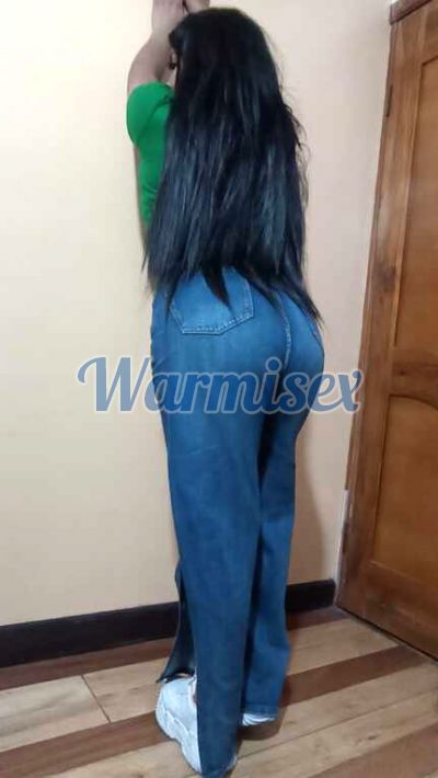 Sofi, solo por el día de hoy, goza de unas hermosas damas. | Warmisex